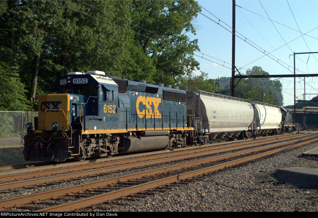 CSX GP40-2 6152 on the back of C764-16